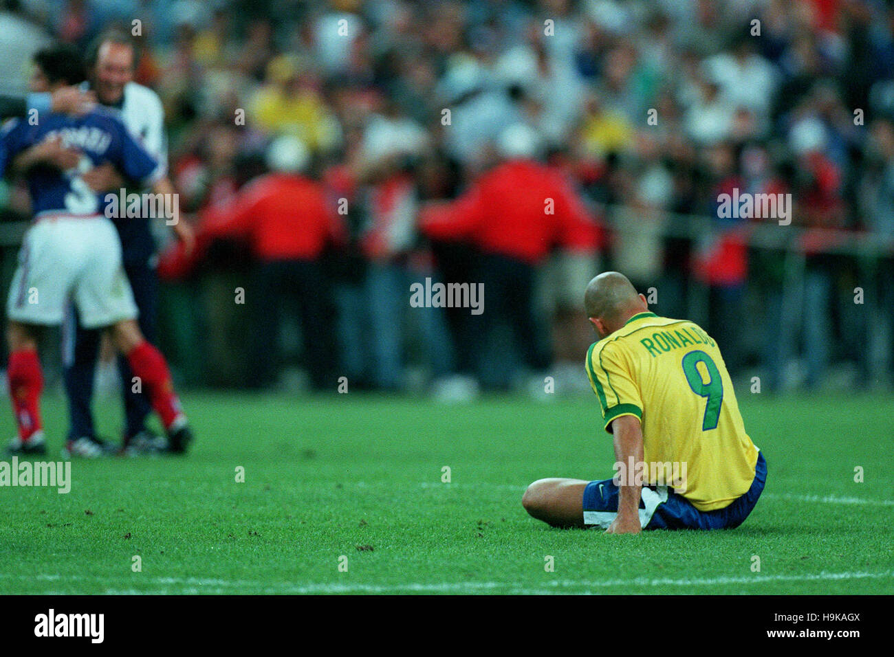 RONALDO AFTER FINAL WHISTLE BRAZIL V FRANCE 12 July 1998 Stock Photo ...