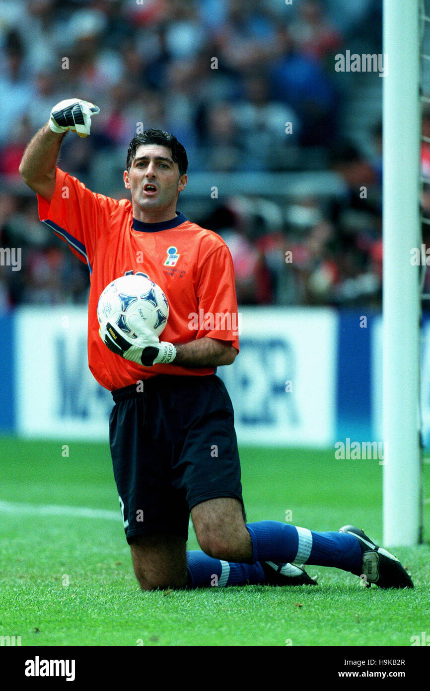 Gianluca pagliuca italy inter milan hi-res stock photography and images ...
