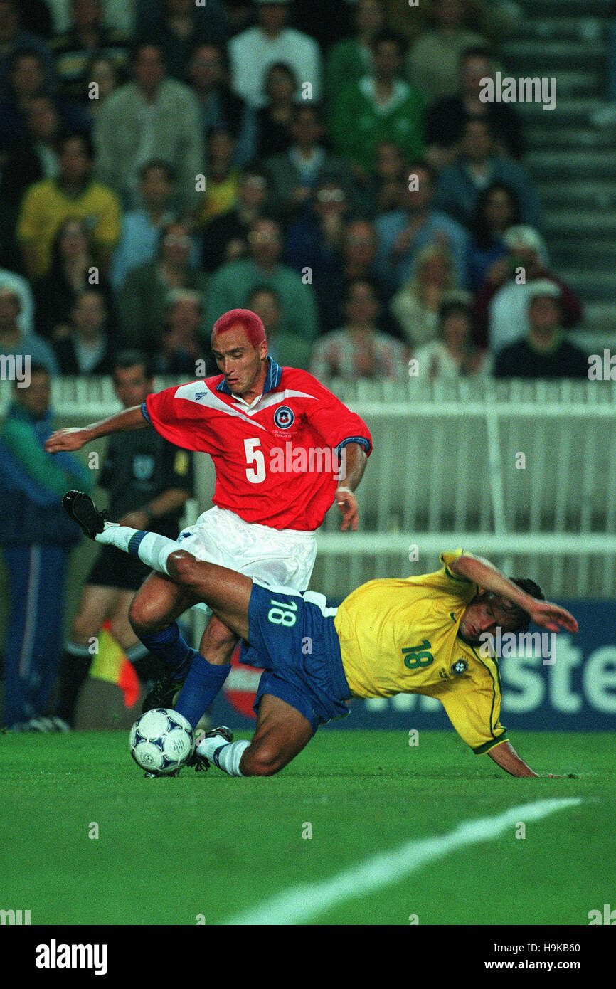 JAVIER MARGAS & LEONARDO BRAZIL V CHILE 27 June 1998 Stock Photo - Alamy