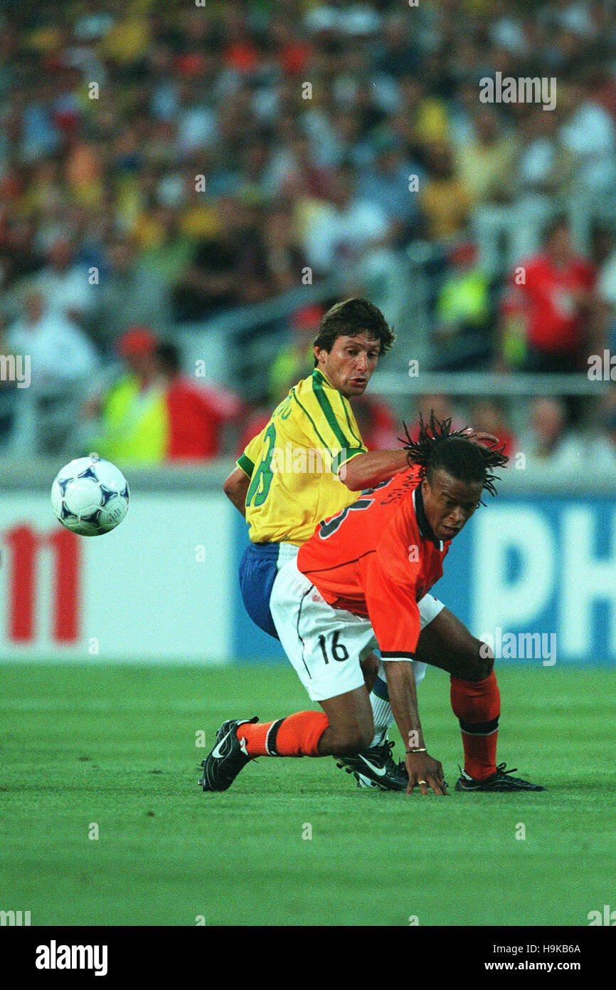 LEONARDO & EDGAR DAVIDS BRAZIL V HOLLAND 07 July 1998 Stock Photo - Alamy