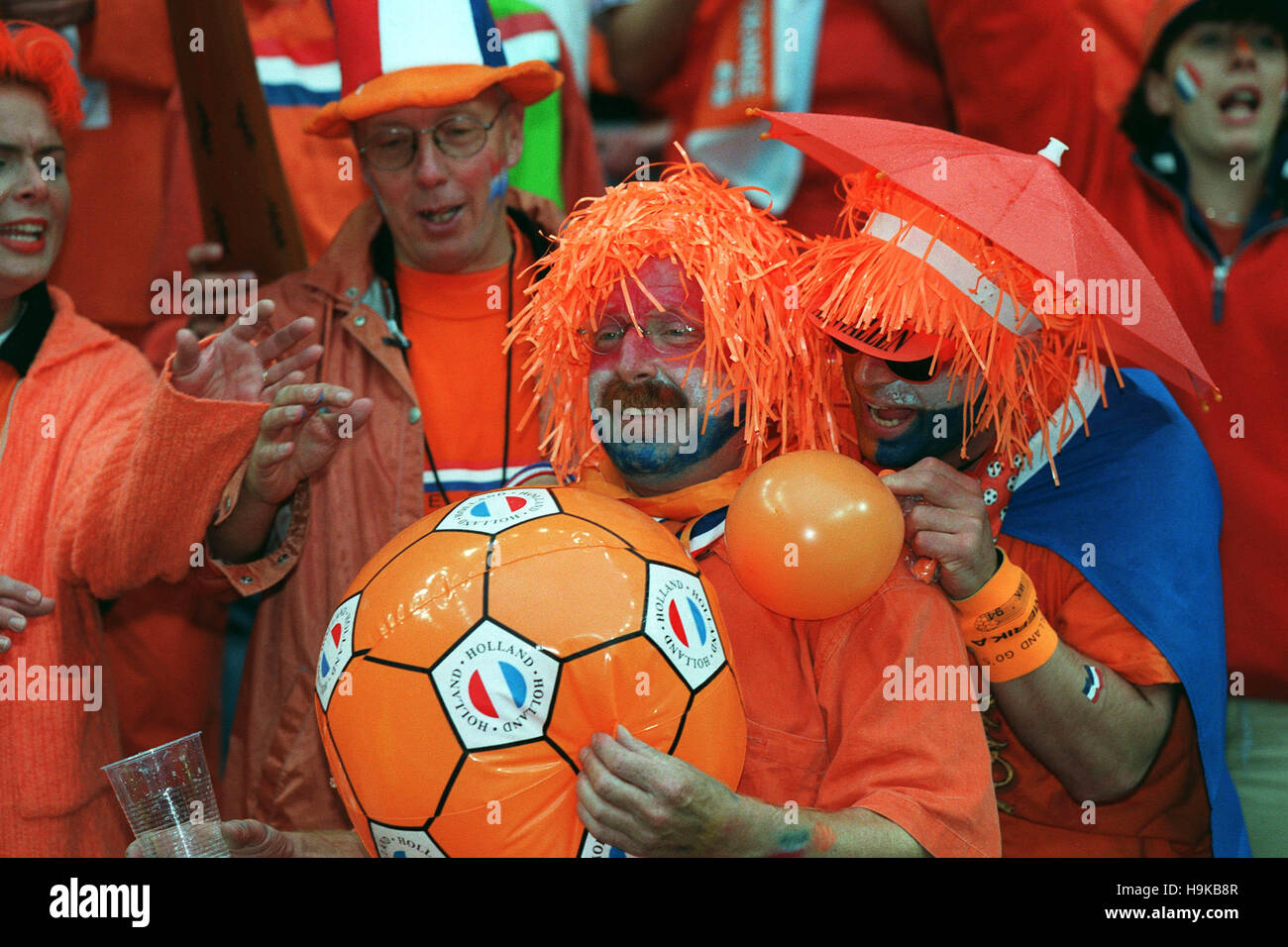 DUTCH FANS HOLLAND V BELGIUM 13 June 1998 Stock Photo - Alamy