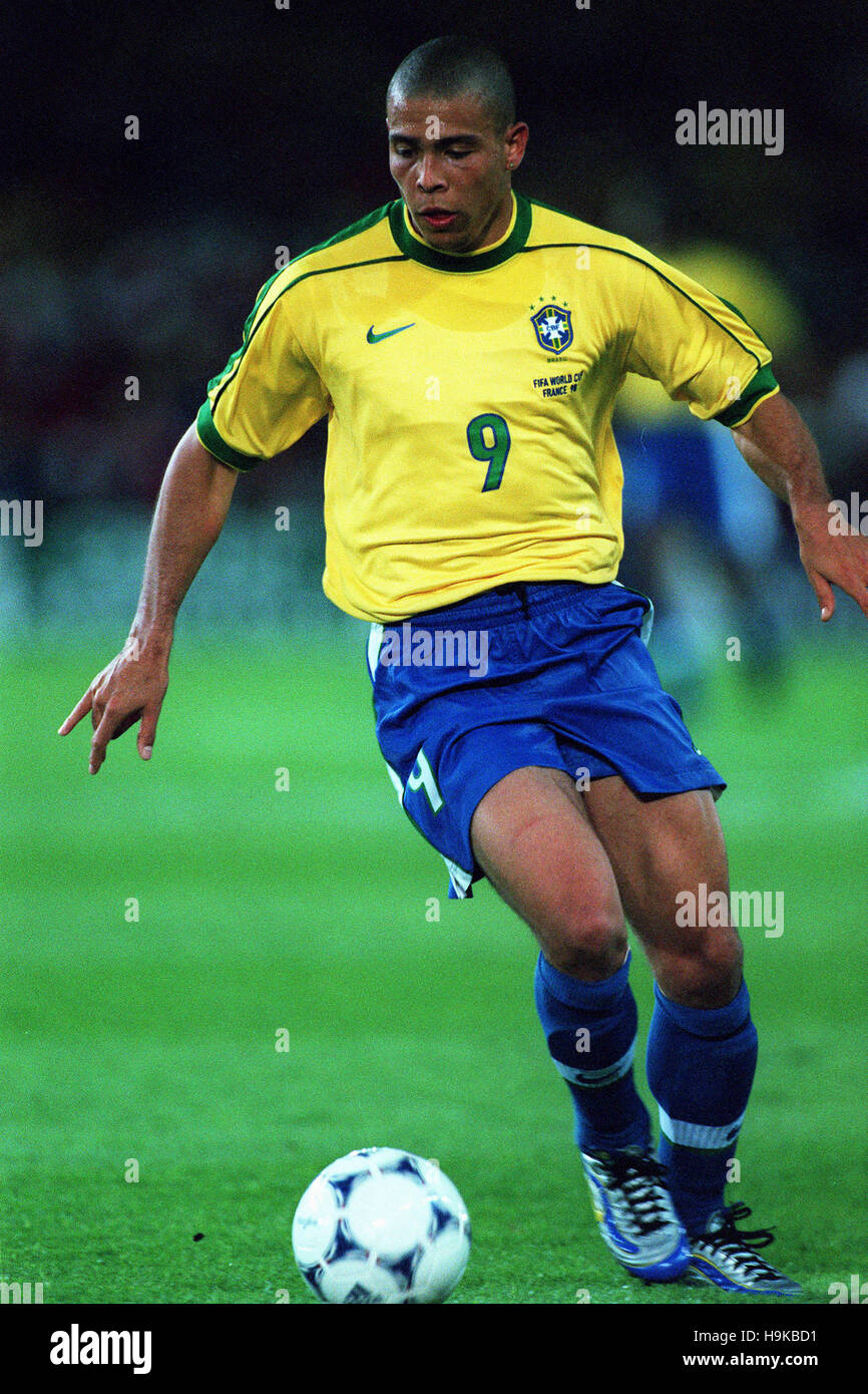Ronaldo Brazil Stock Photos & Ronaldo Brazil Stock Images - Alamy