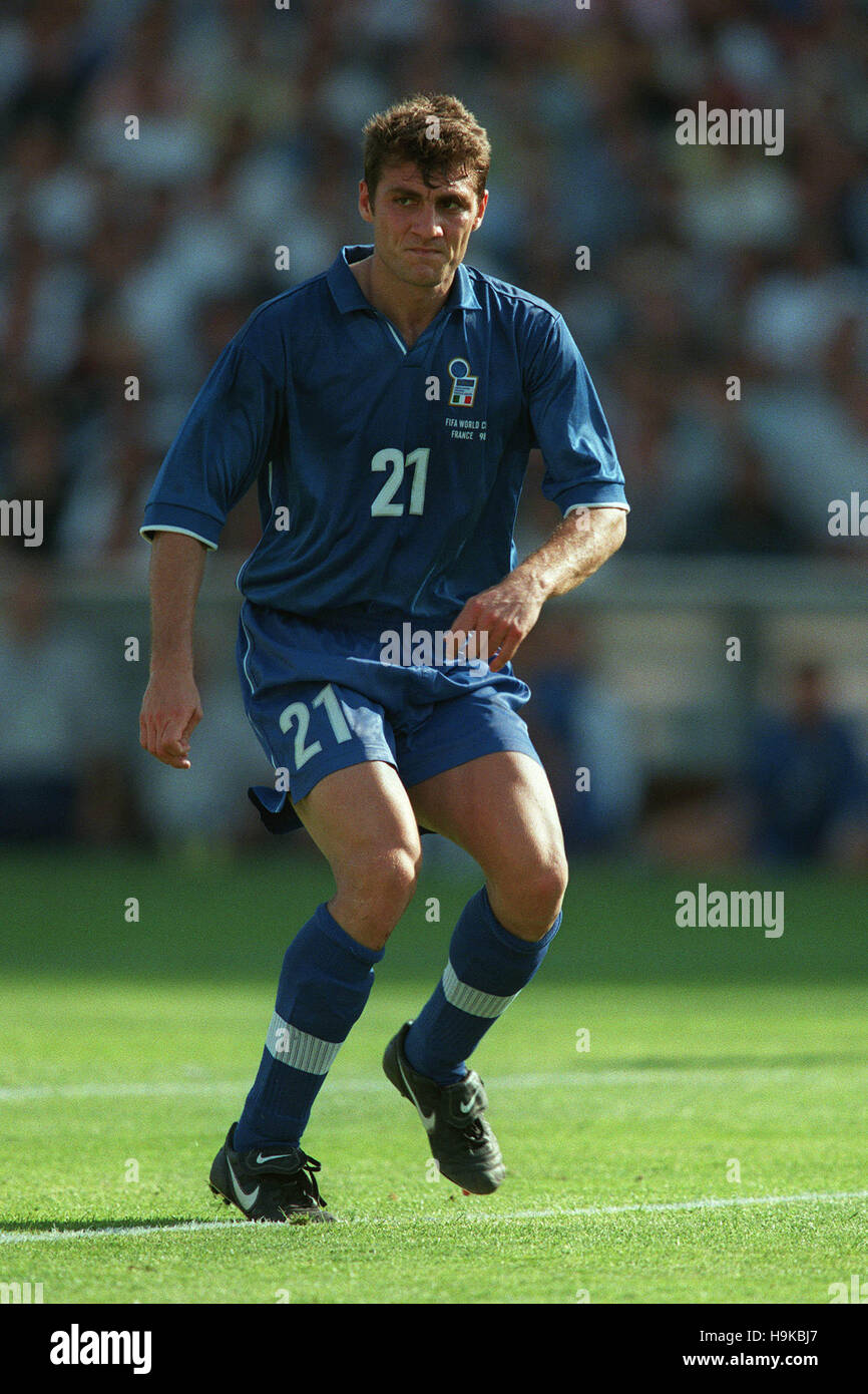 CHRISTIAN VIERI ITALY & ATHLETICO MADRID 02 July 1998 Stock Photo - Alamy