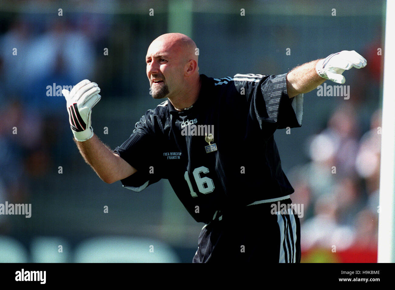 FABIEN BARTHEZ FRANCE & AS MONACO 06 July 1998 Stock Photo - Alamy