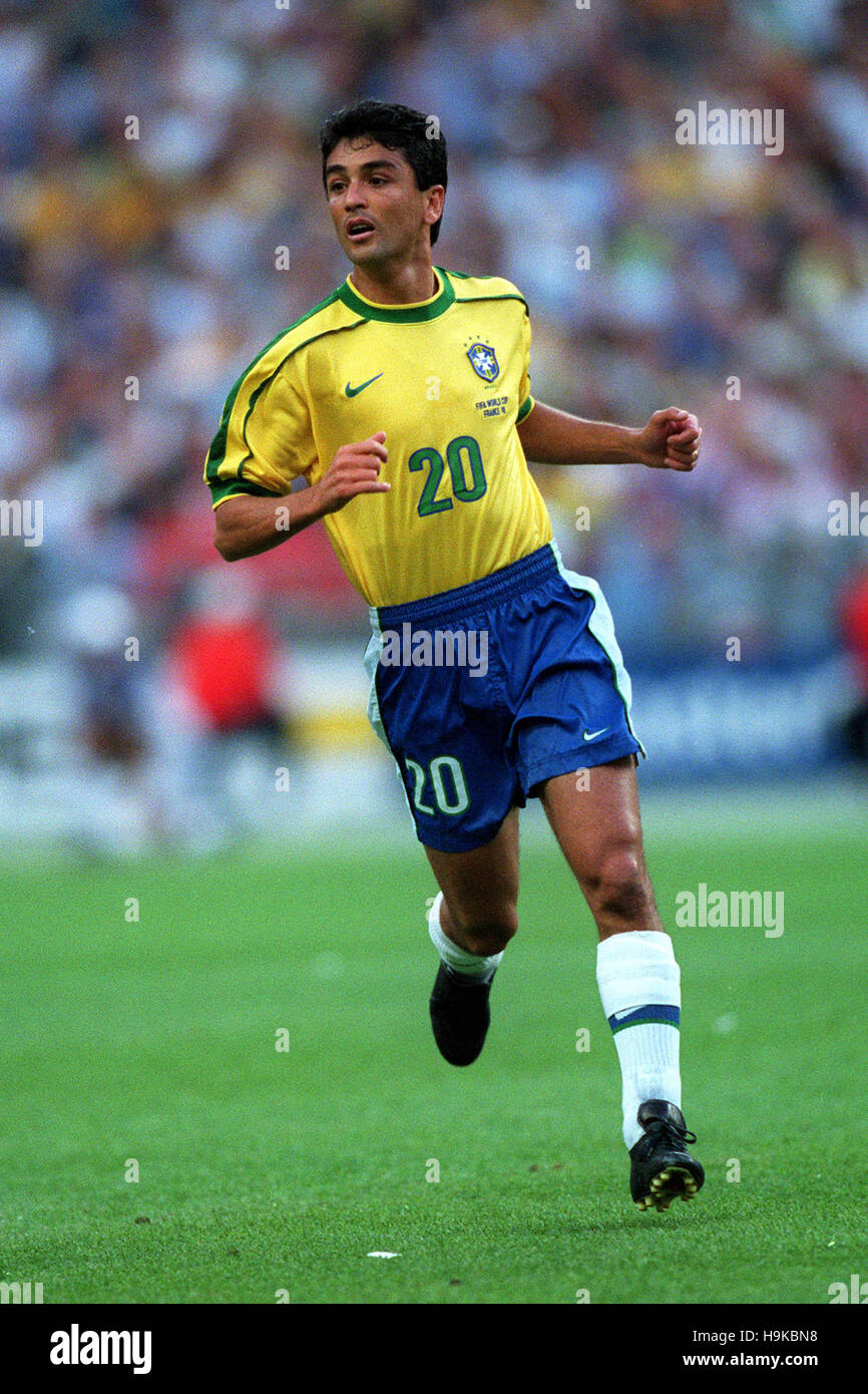 Bebeto brazil 1998 hi-res stock photography and images - Alamy