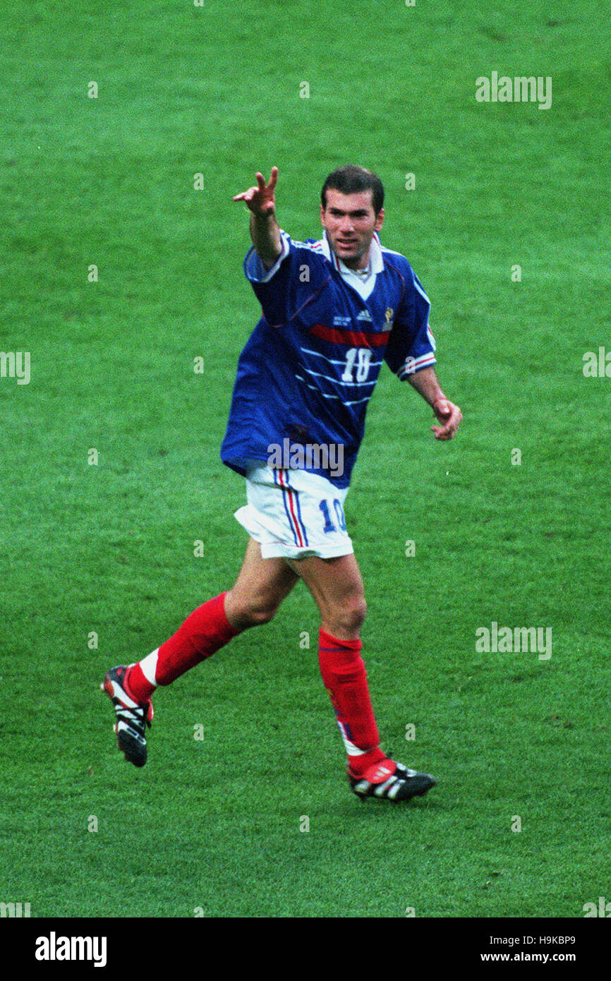 Zidane 1998 Stock Photos & Zidane 1998 Stock Images - Alamy
