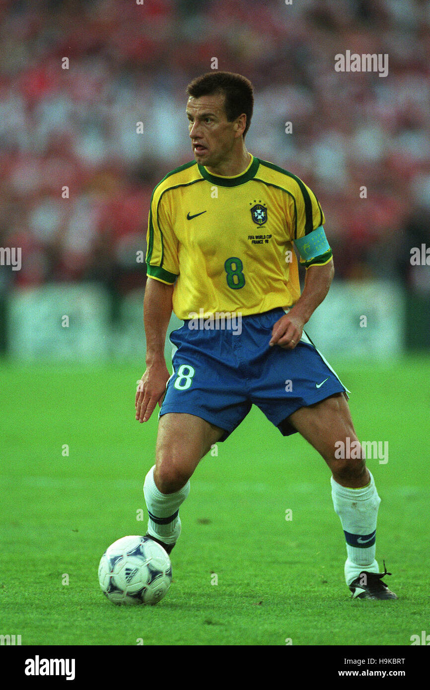 CARLOS DUNGA BRAZIL & JUBILO IWATA 12 July 1998 Stock Photo - Alamy
