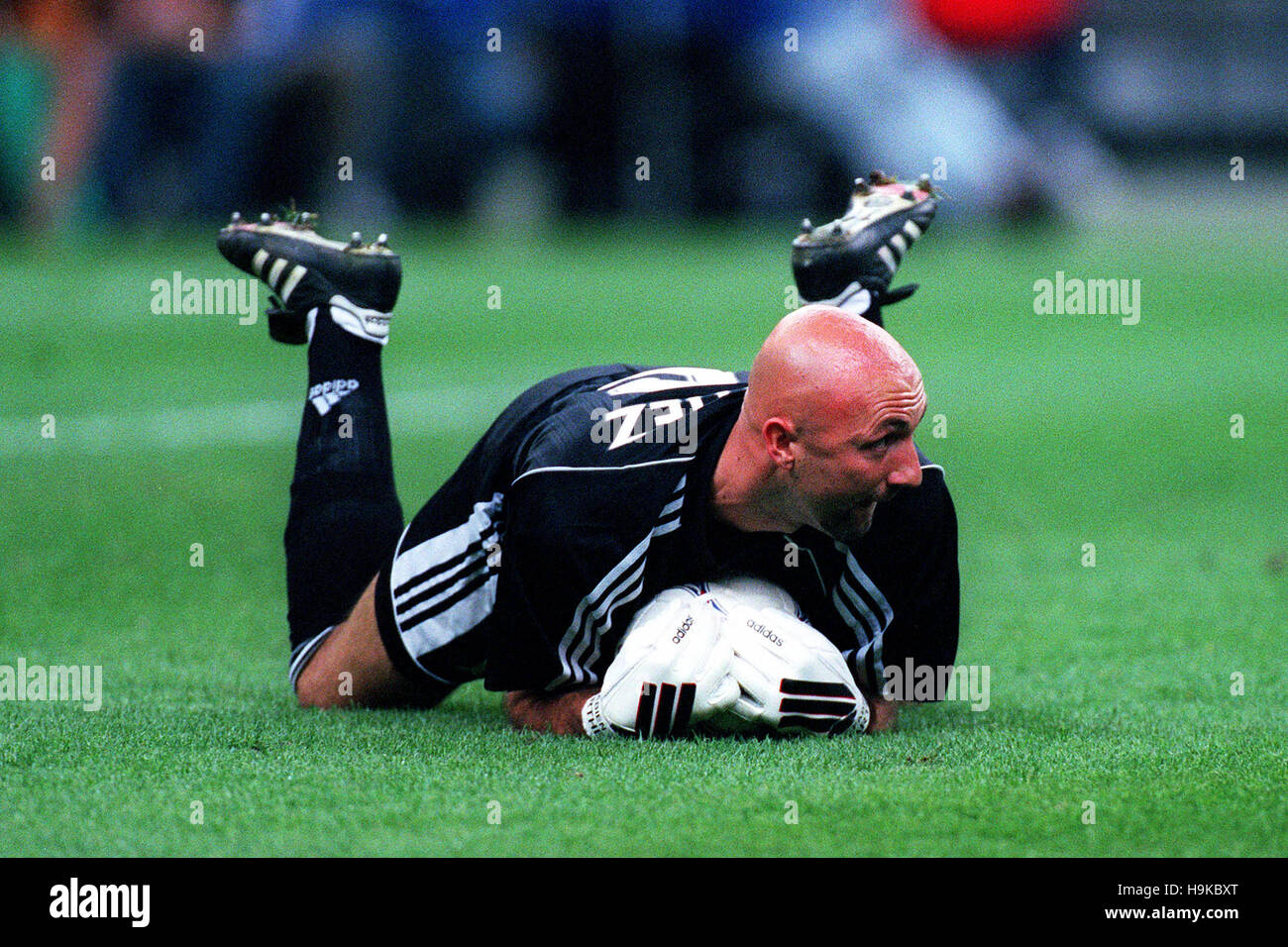 Barthez 1998 hi-res stock photography and images - Alamy