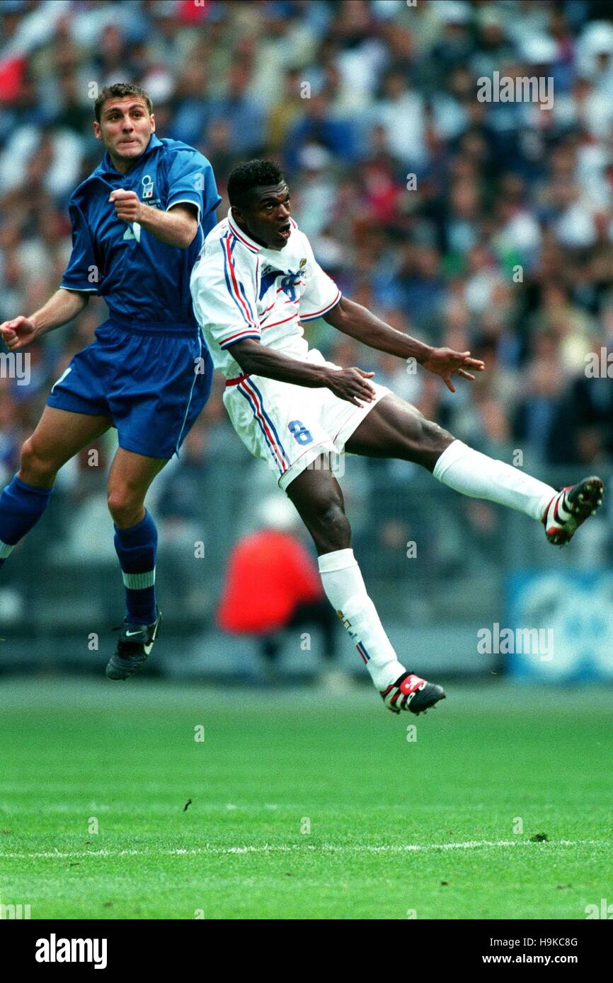 CHRISTIAN VIERI & DESAILLY FRANCE V ITALY 03 July 1998 Stock Photo - Alamy