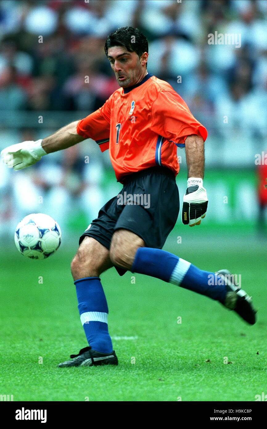 GIANLUCA PAGLIUCA ITALY & INTER MILAN 03 July 1998 Stock Photo - Alamy