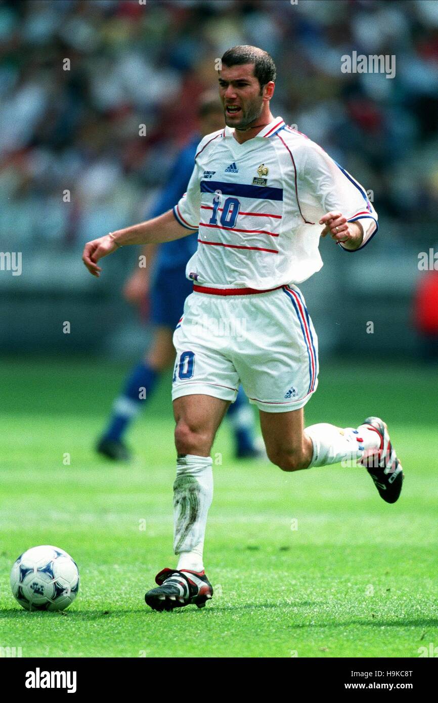 Zidane 1998 hi-res stock photography and images - Alamy