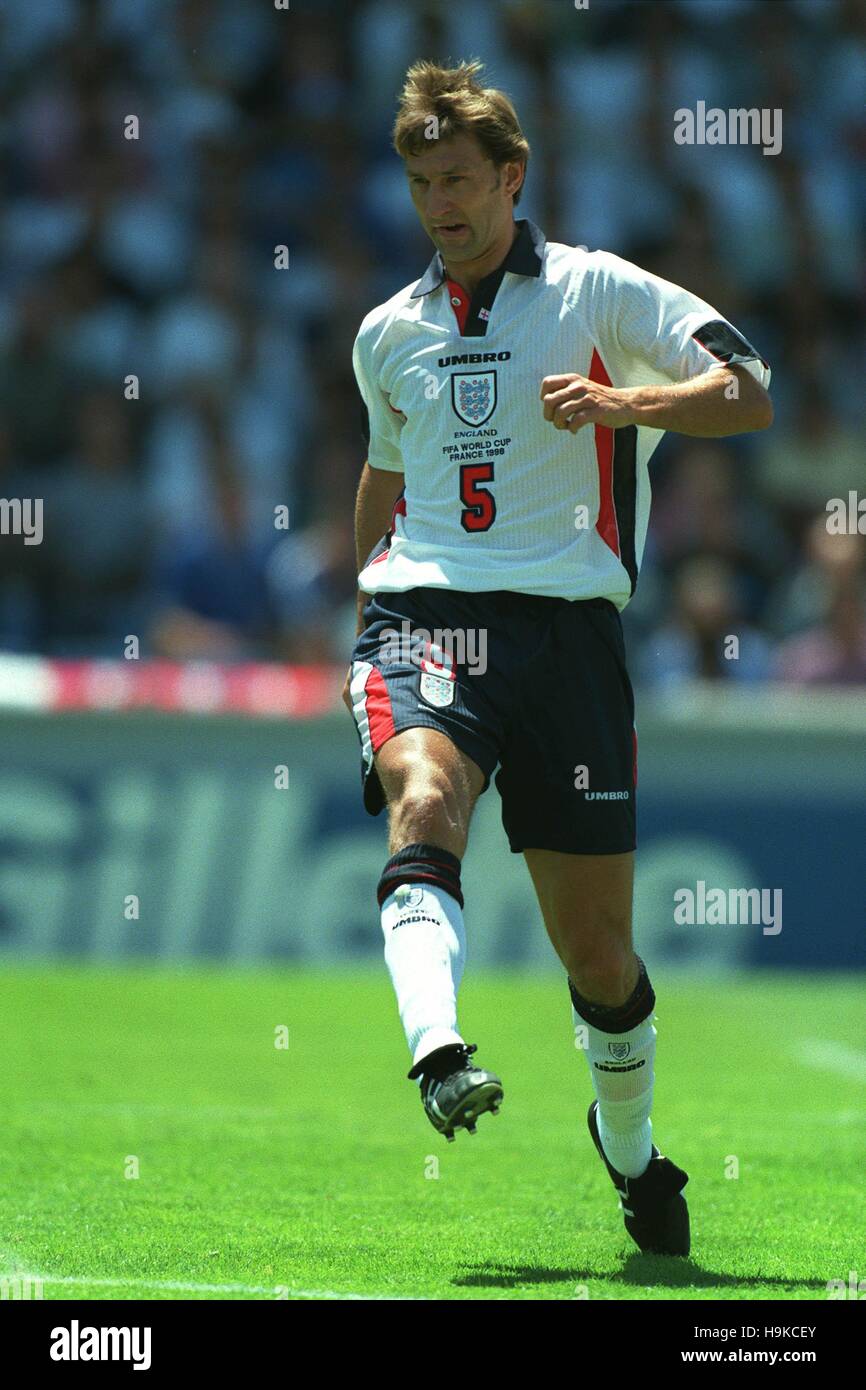 TONY ADAMS ENGLAND & ARSENAL FC 07 July 1998 Stock Photo - Alamy