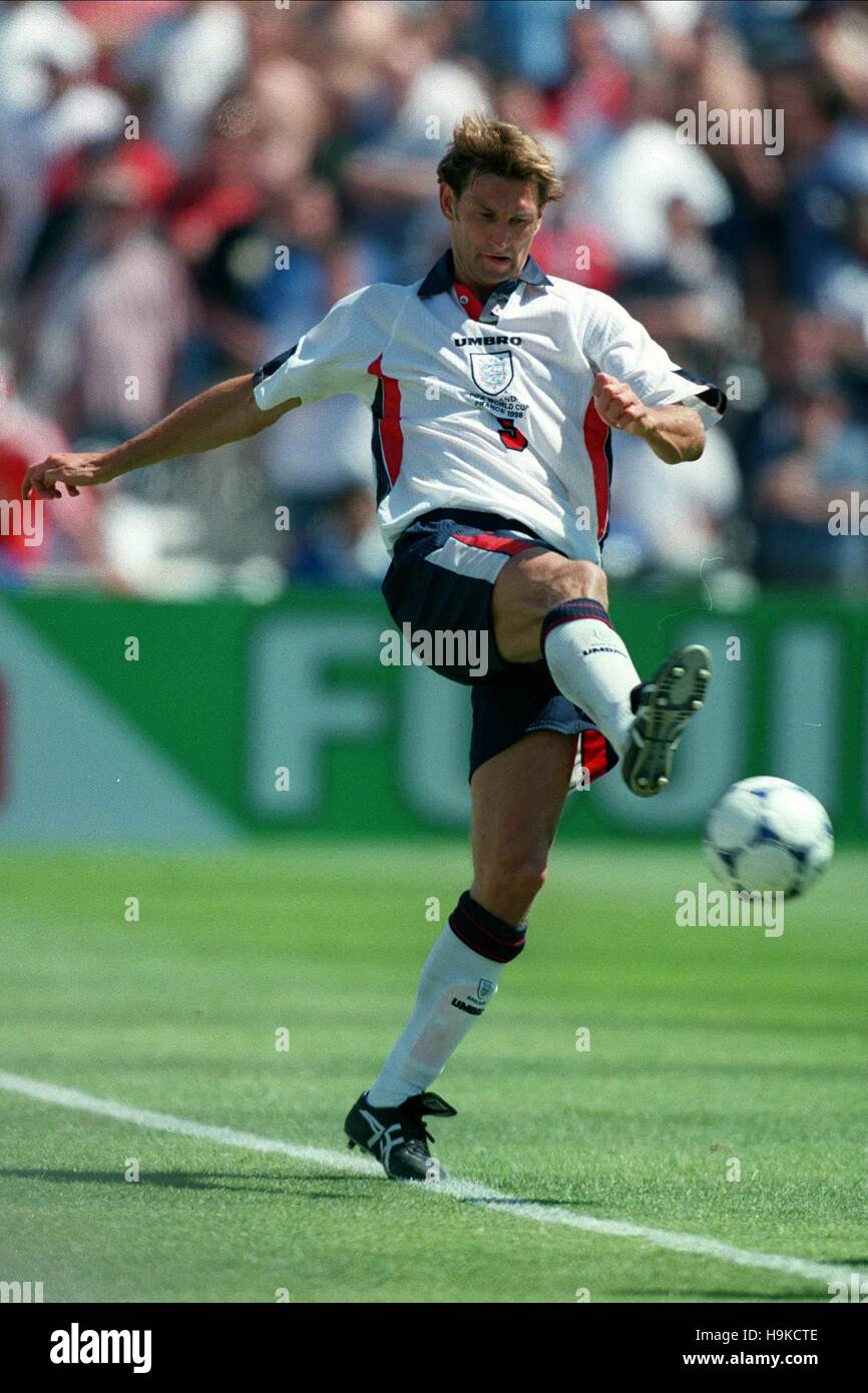 Tony adams england arsenal fc hi-res stock photography and images - Alamy