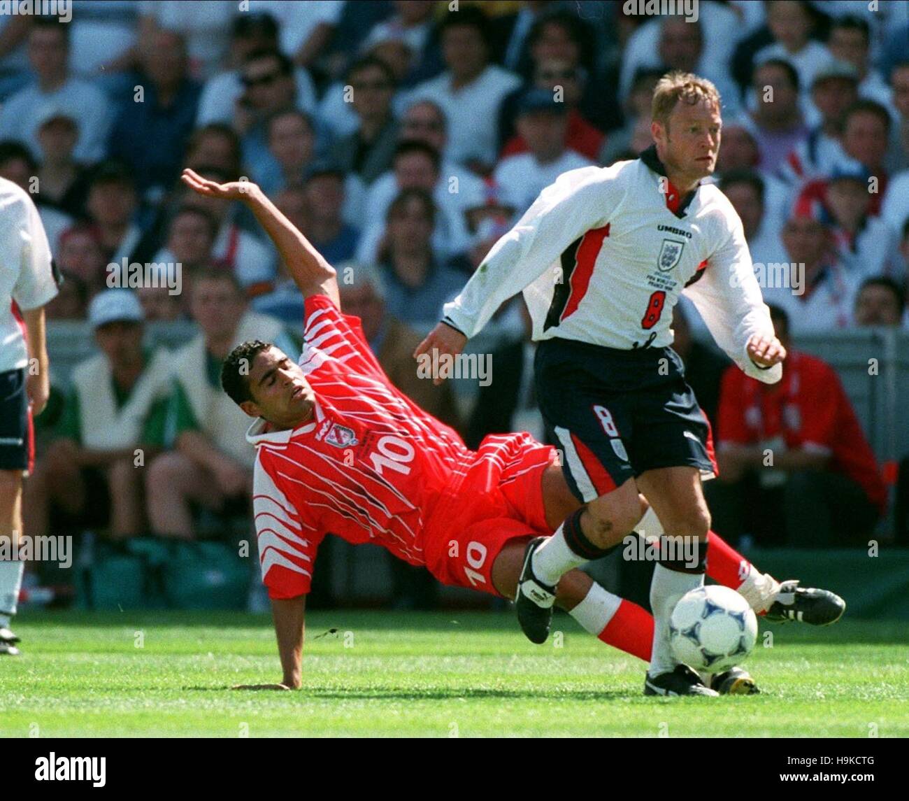 DAVID BATTY & KAIES GHODBANE ENGLAND V TUNISIA 10 June 1998 Stock Photo ...