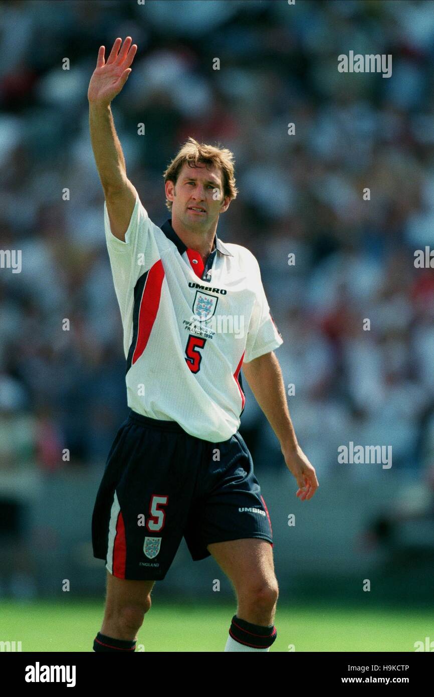 Tony adams england arsenal fc hi-res stock photography and images - Alamy