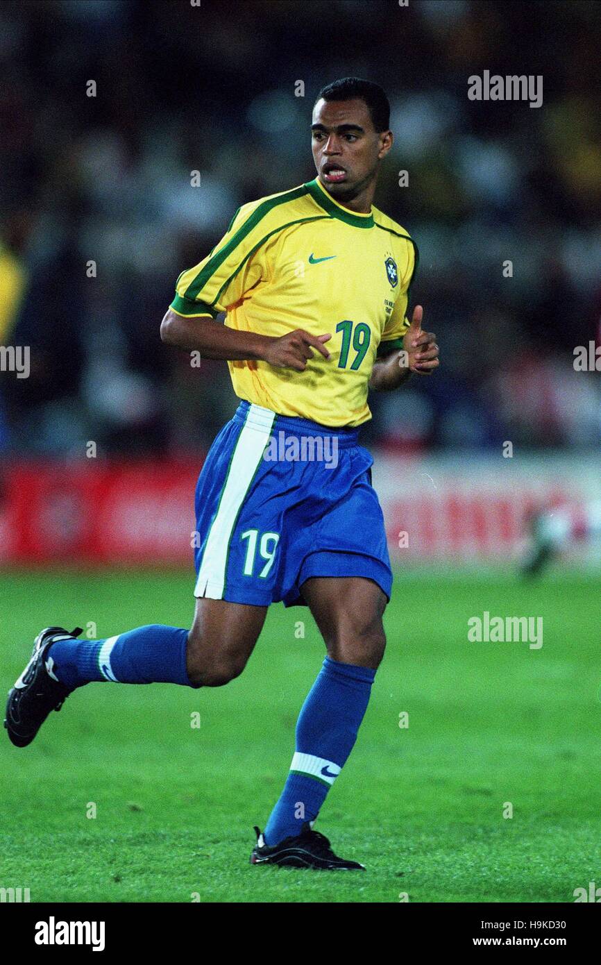 Denílson 1998 hi-res stock photography and images - Alamy