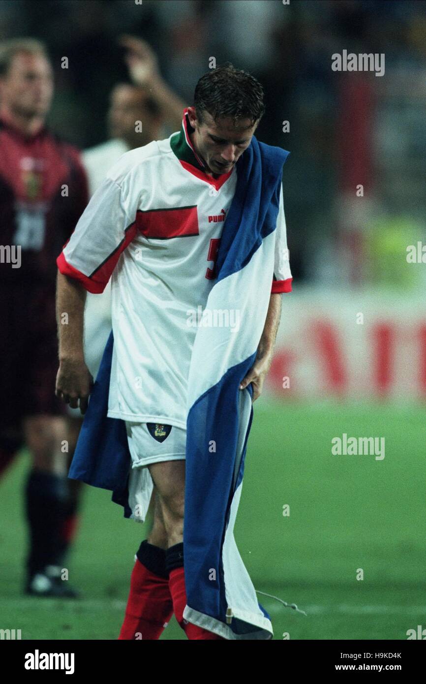 KEVIN GALLACHER SCOTLAND V MOROCCO 02 July 1998 Stock Photo - Alamy