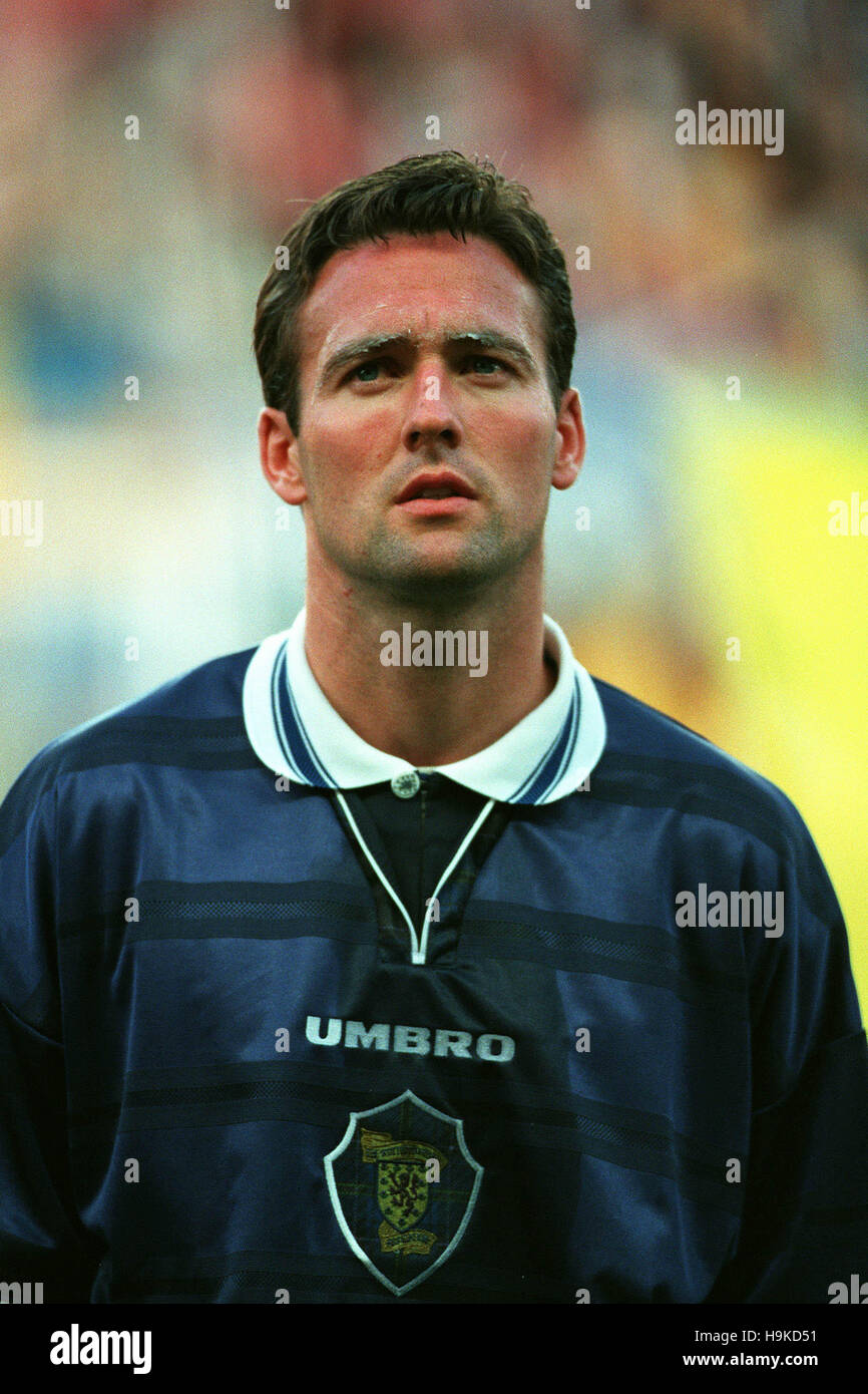 PAUL LAMBERT SCOTLAND & GLASGOW CELTIC FC 02 July 1998 Stock Photo - Alamy