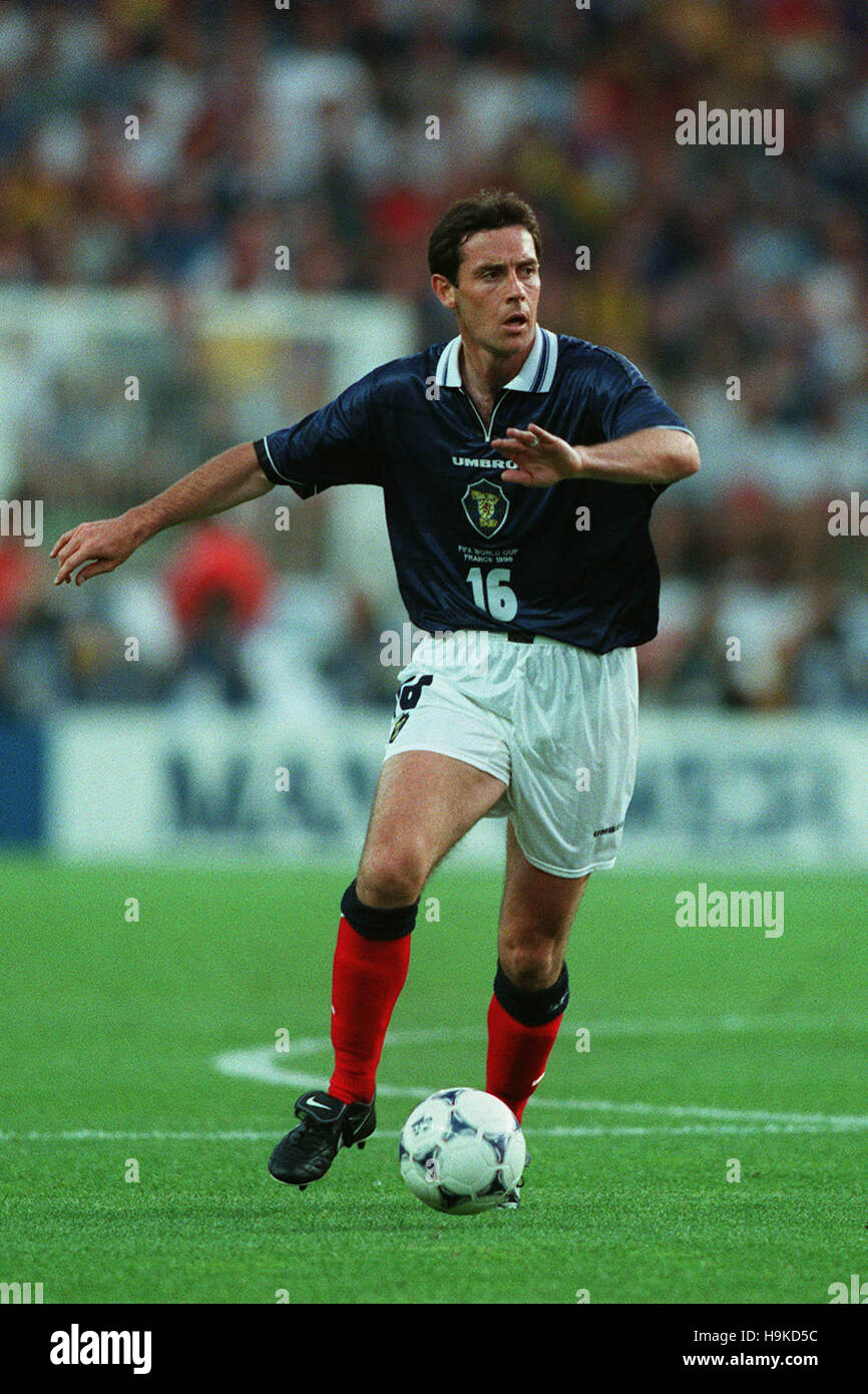 DAVID WEIR SCOTLAND & HIBERNIAN FC 02 July 1998 Stock Photo - Alamy