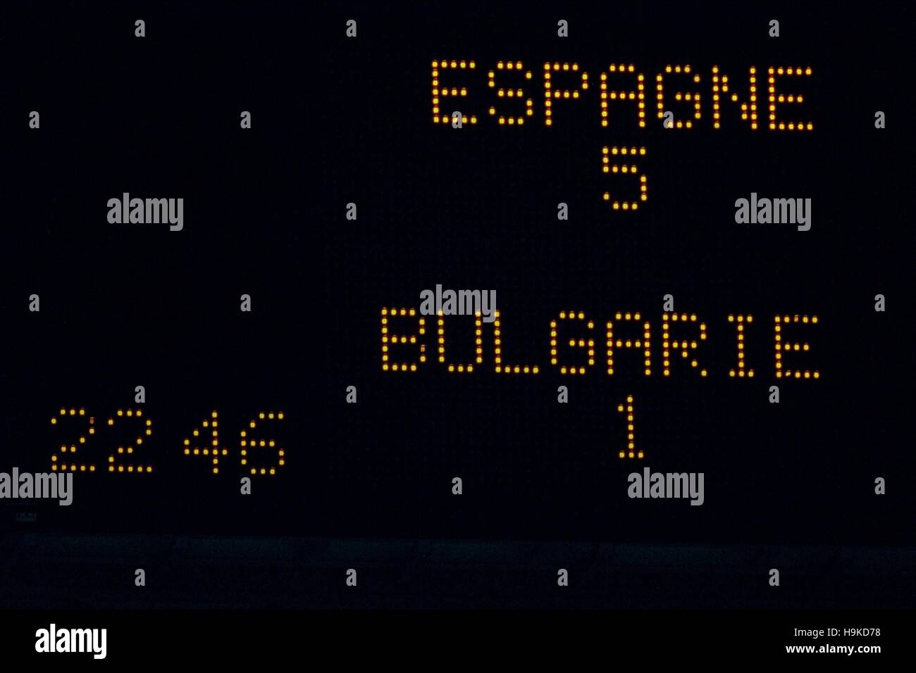 SCOREBOARD SPAIN 5 BULGARIA 1 SPAIN V BULGARIA 30 June 1998 Stock Photo ...