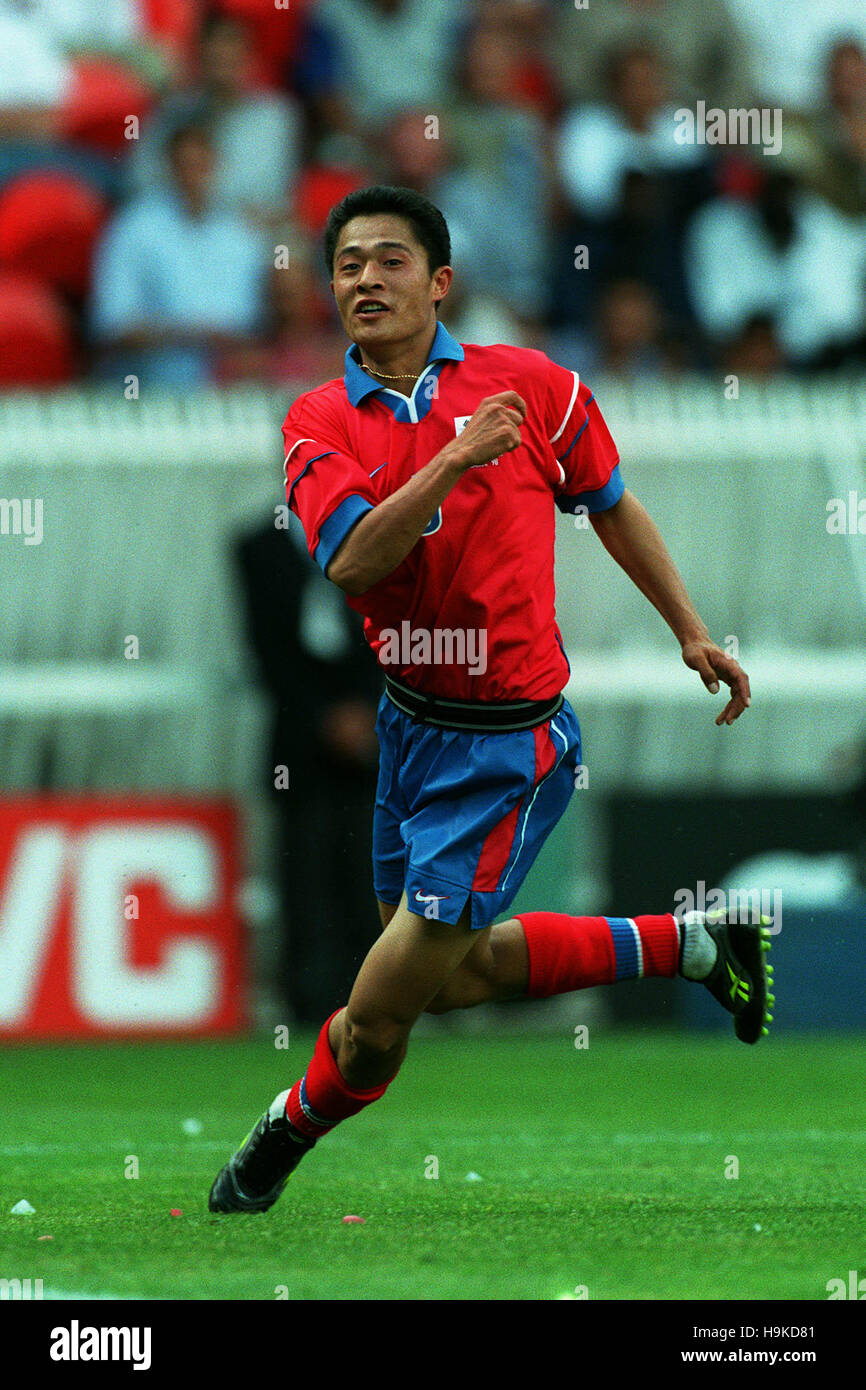 MIN SUNG LEE SOUTH KOREA 30 June 1998 Stock Photo - Alamy