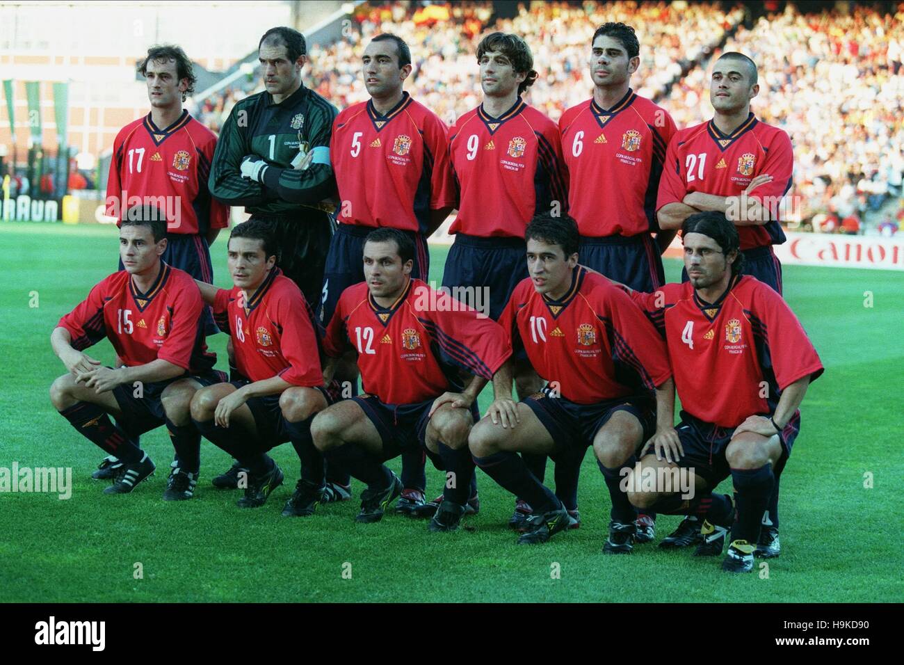 SPAIN SPAIN TEAM GROUP 02 July 1998 Stock Photo - Alamy