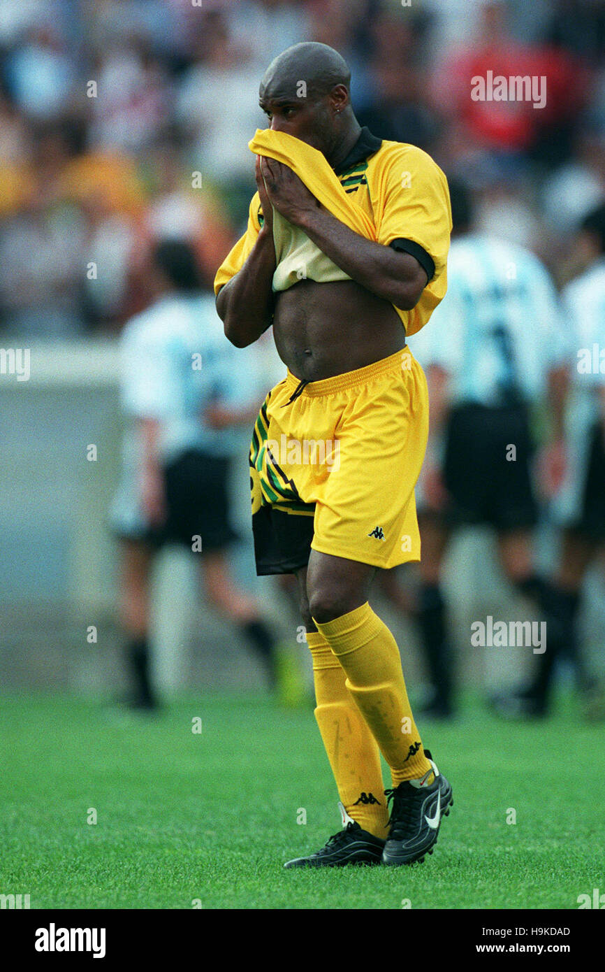 FRANK SINCLAIR JAMAICA & CHELSEA FC 03 July 1998 Stock Photo - Alamy