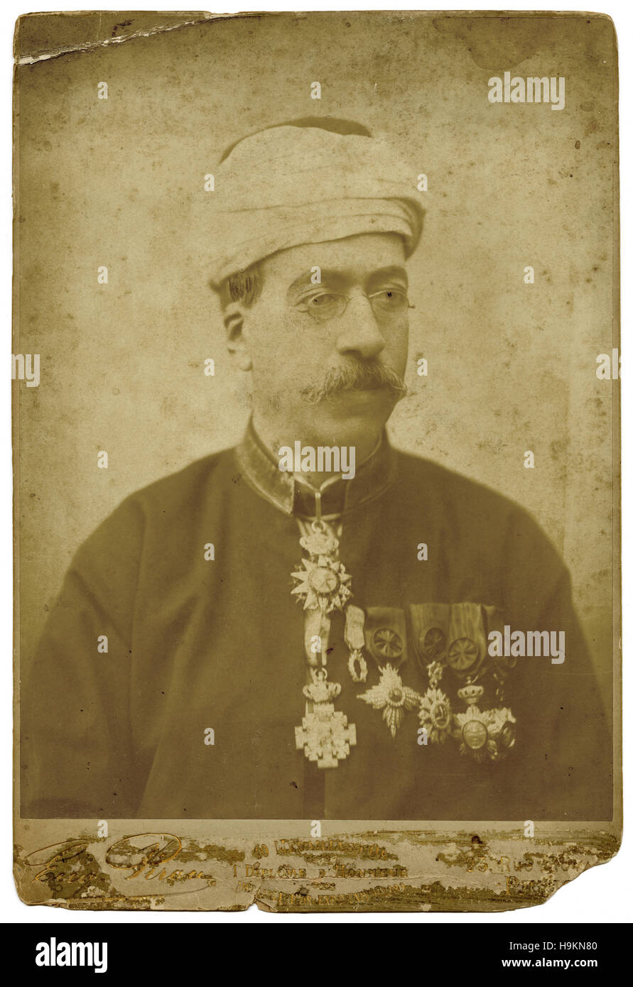 Antique c1890 cabinet card, diplomatic figure with medals. The medal ...