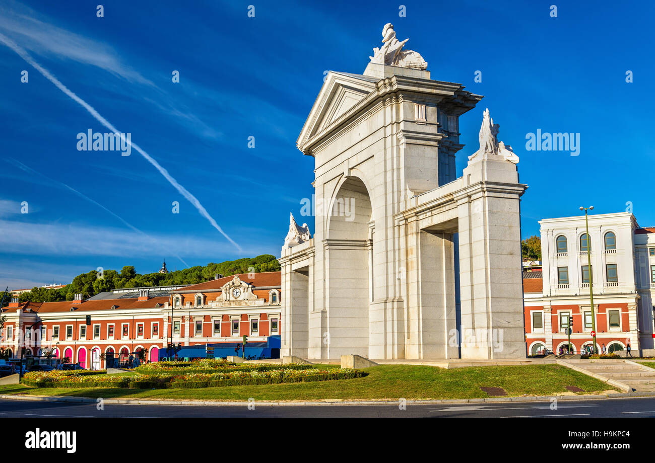Madrid spain gate gates hi-res stock photography and images - Alamy