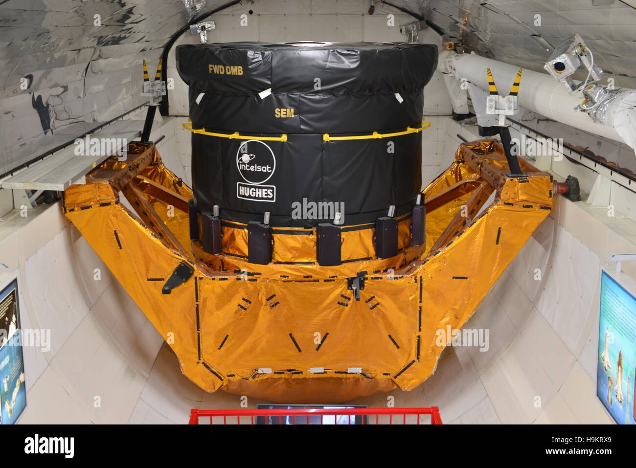 Ground clamps hi-res stock photography and images - Alamy