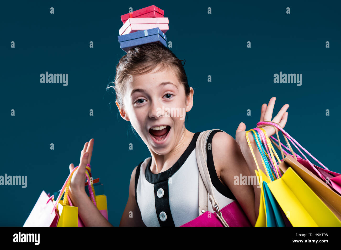 OMG shopping online and offline is SO funny says this little girl ...