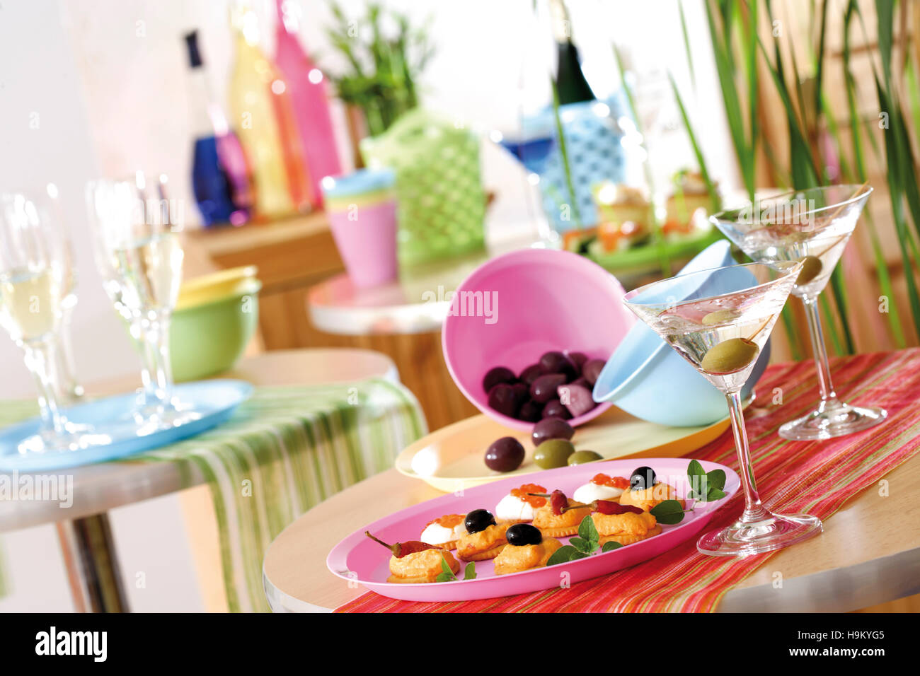 Party buffets hi-res stock photography and images - Alamy
