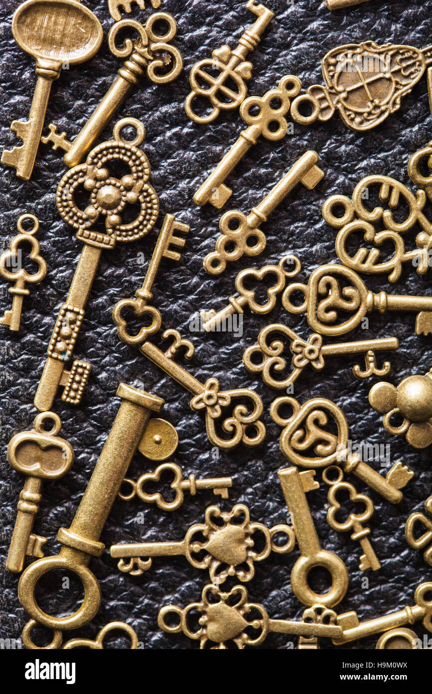 steampunk old vintage metal keys background Stock Photo - Alamy