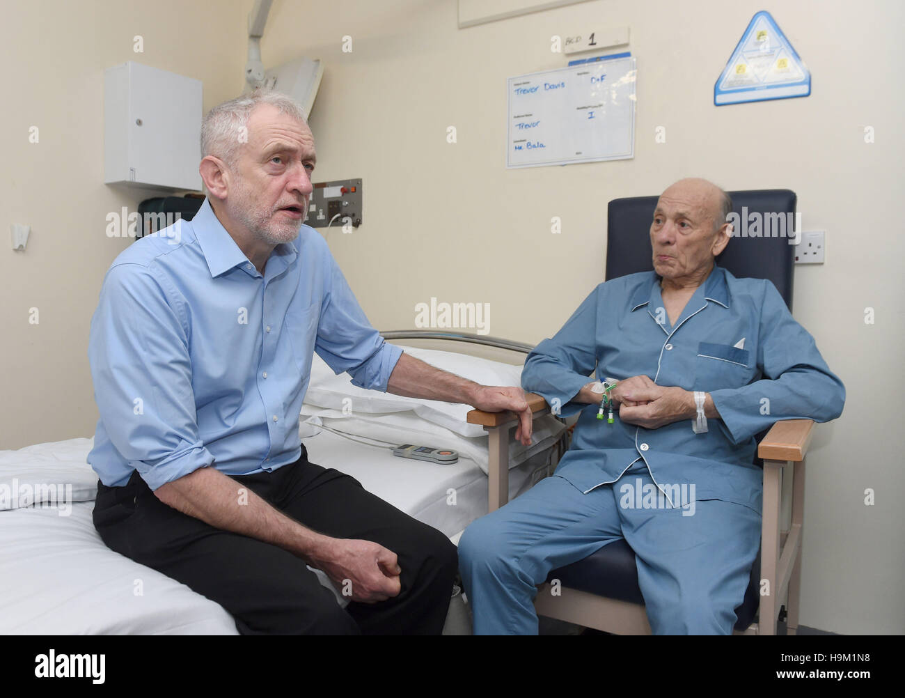 Labour party leader Jeremy Corbyn meets patient Trevor Davis (right ...