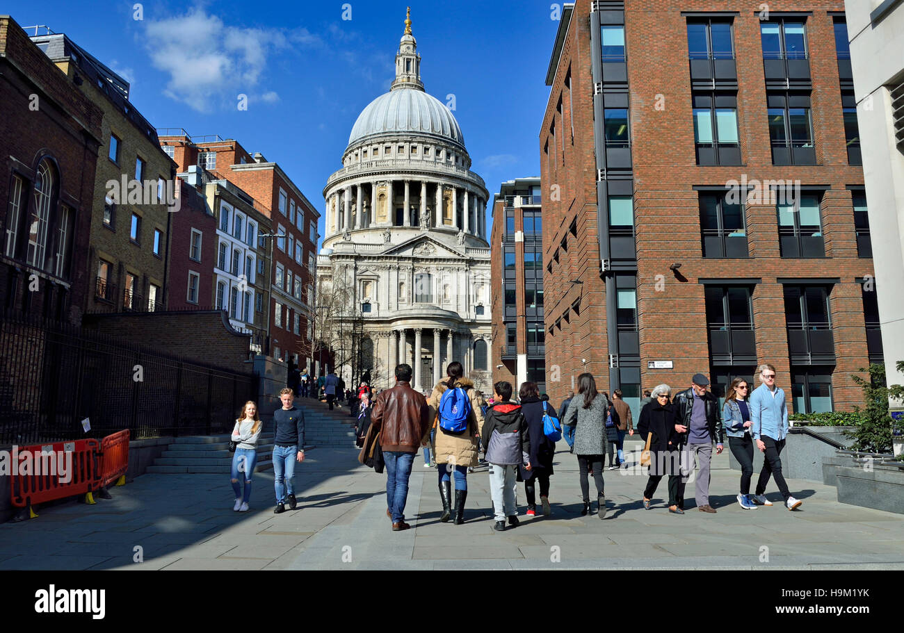 London, England, UK. People walking up Peter's Hill towards St Paul's ...