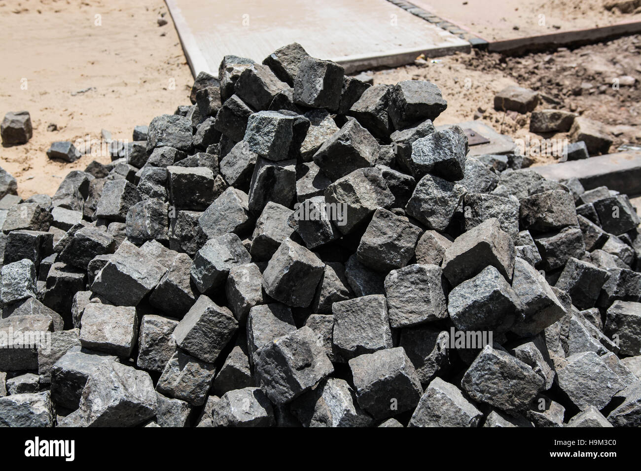 Cobblestone rocks hi-res stock photography and images - Alamy