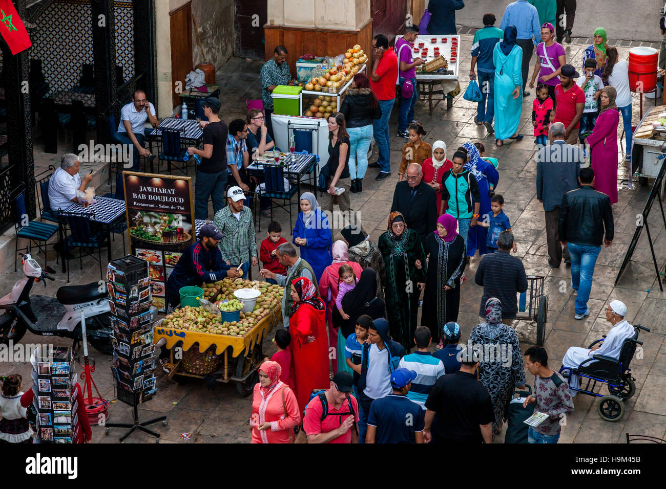 Local People In The Medina, Fez el Bali, Fez, Morocco Stock Photo - Alamy