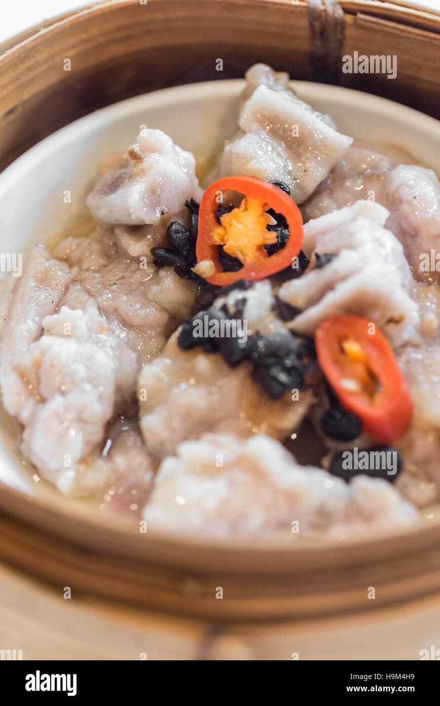 Chinese dim sum Black bean steamed pork ribs - Steamed Chinese groumet ...