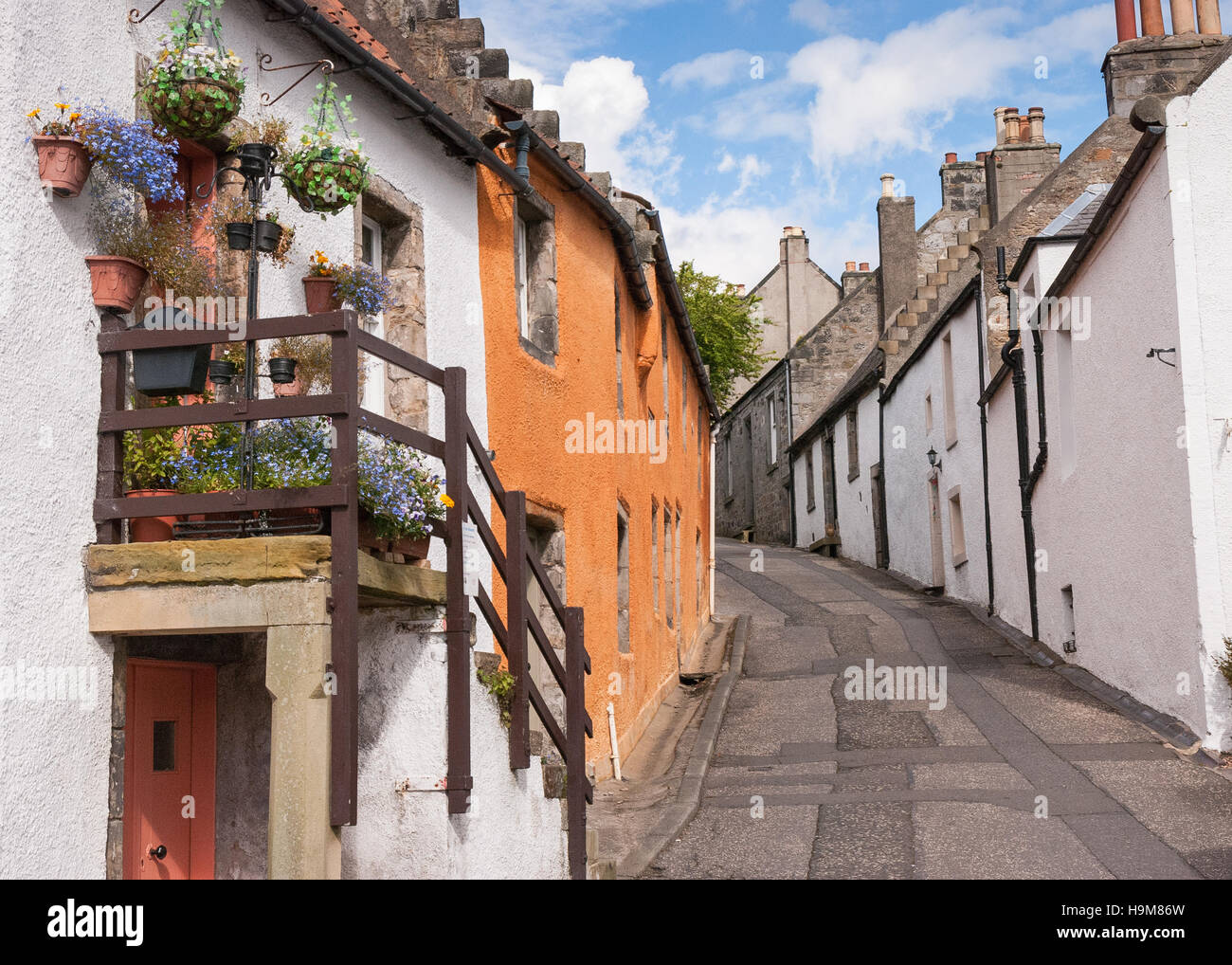 Culross Scotland a village used in the TV series Outlander Stock Photo ...
