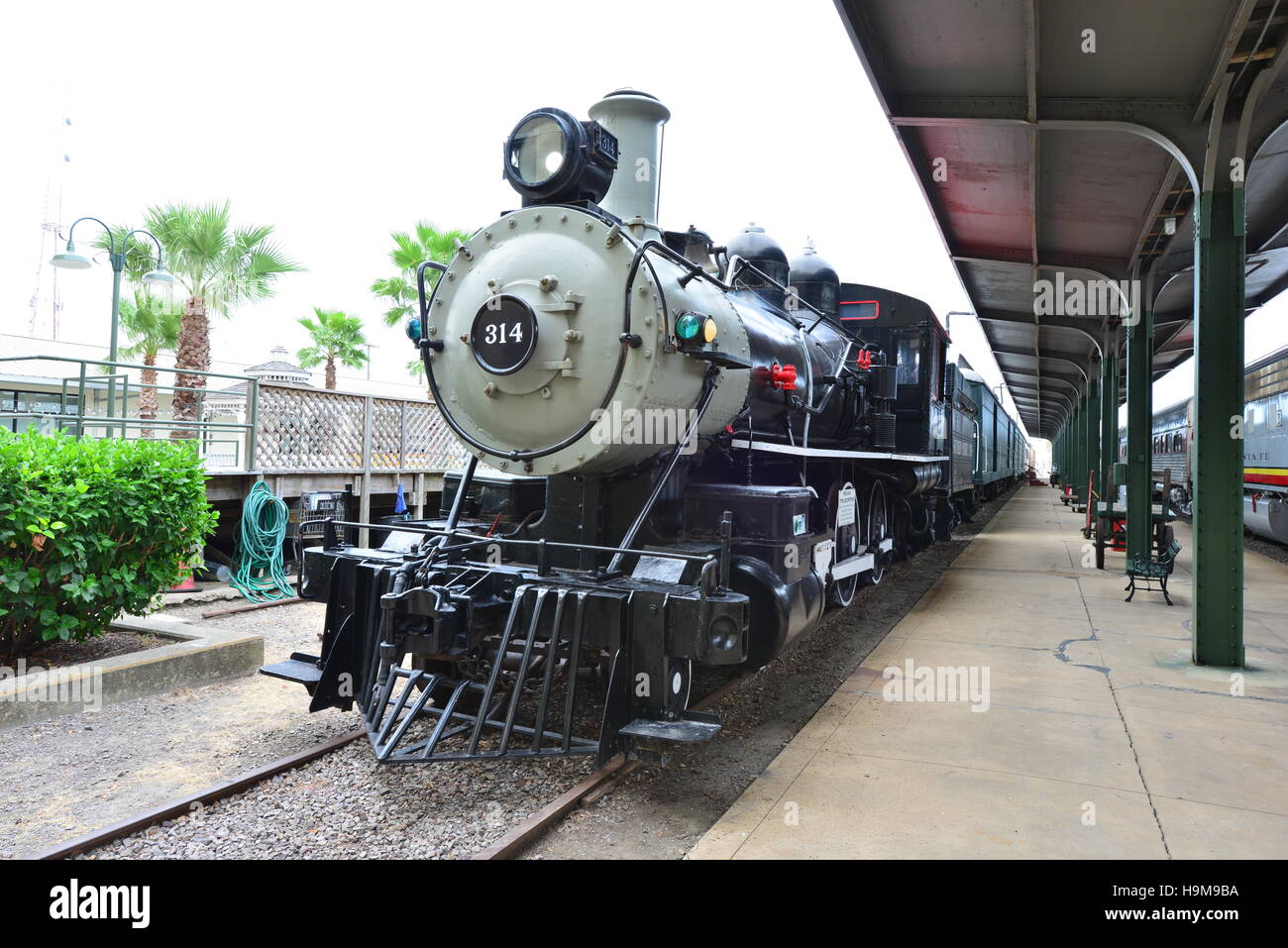 Vintage american steam locomotive hi-res stock photography and images ...