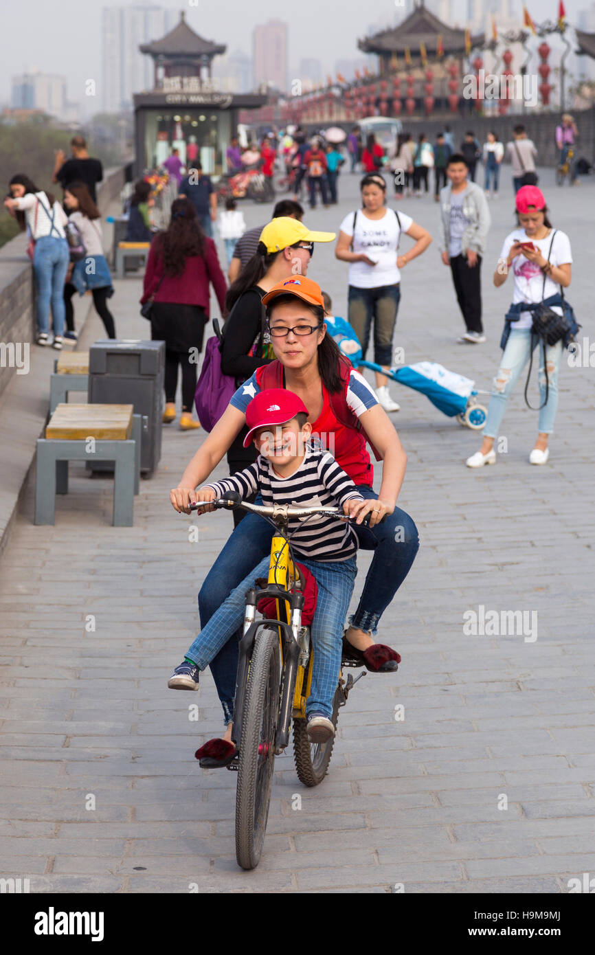Bicycle on Xian city walls, Shaanxi, China Stock Photo - Alamy
