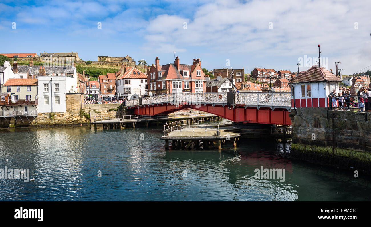 The swing bridge whitby hi-res stock photography and images - Alamy
