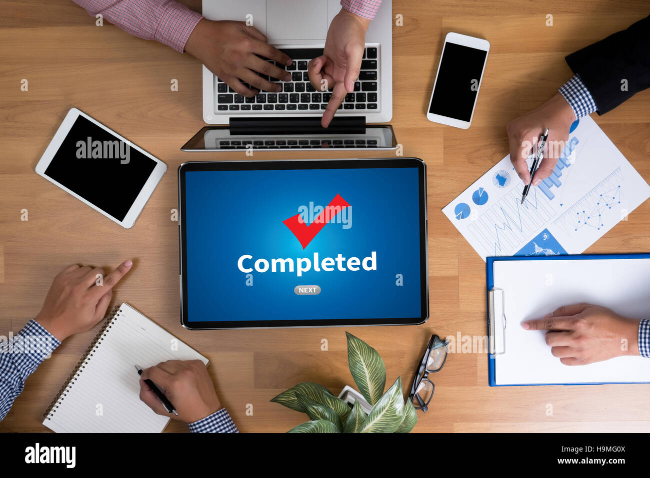 Transaction completed hi-res stock photography and images - Alamy