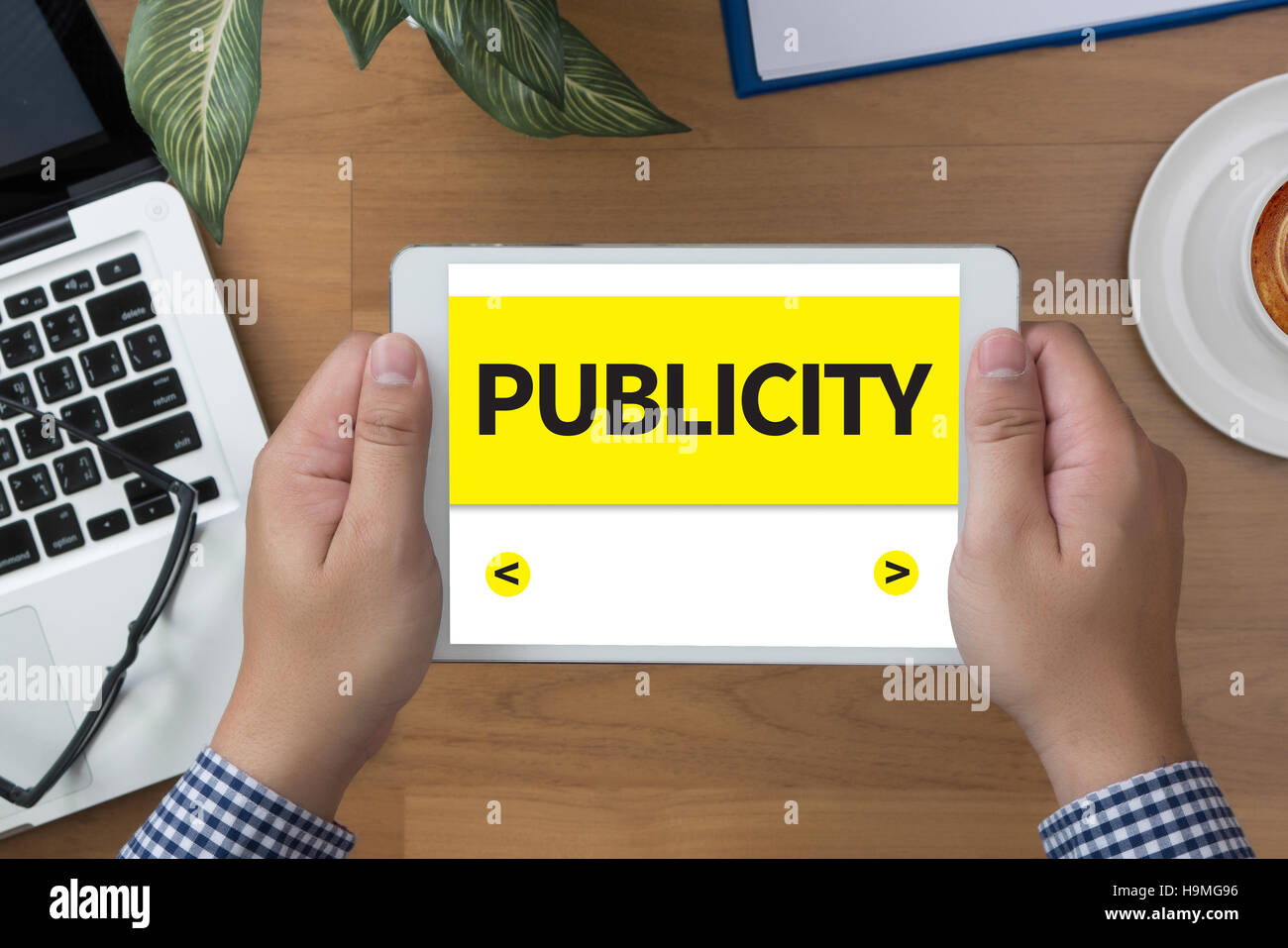 Online business publicity hi-res stock photography and images - Alamy