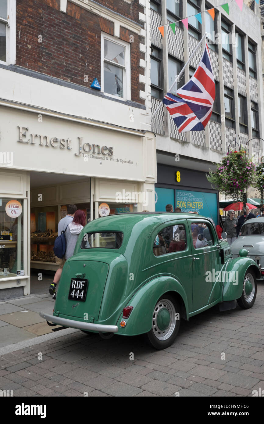 Classic car rally in Gloucester,England Stock Photo - Alamy