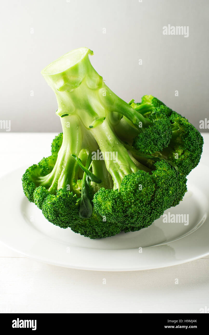Broccoli on a plate hi-res stock photography and images - Alamy