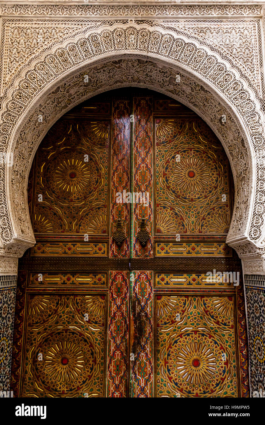 Beautiful Door and Archway In The Medina, Fez el Bali, Fez, Morocco ...