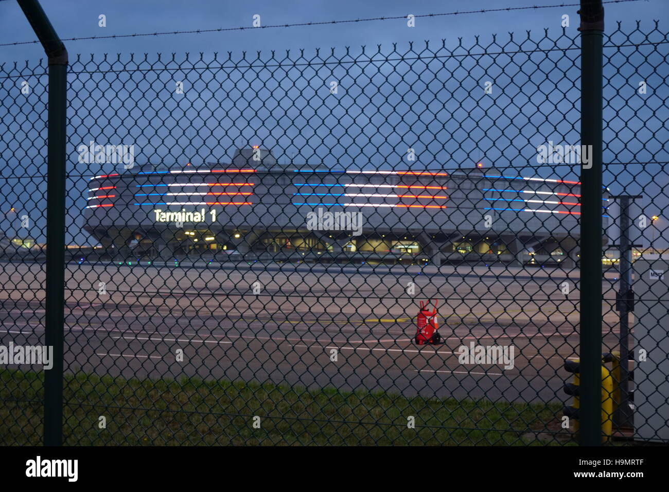 Terminal 1 roissy cdg hi-res stock photography and images - Alamy