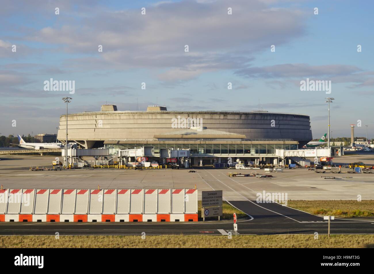 The Terminal 1 at the Roissy Charles de Gaulle International Airport ...