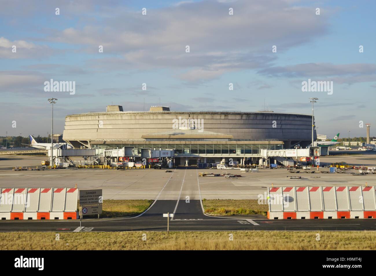 The Terminal 1 at the Roissy Charles de Gaulle International Airport ...